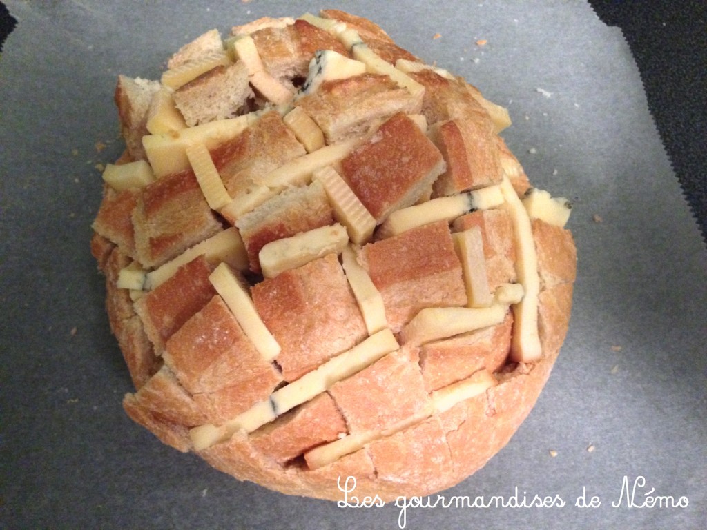 Pain apéritif au fromage dégoulinant | Les Gourmandises de Némo