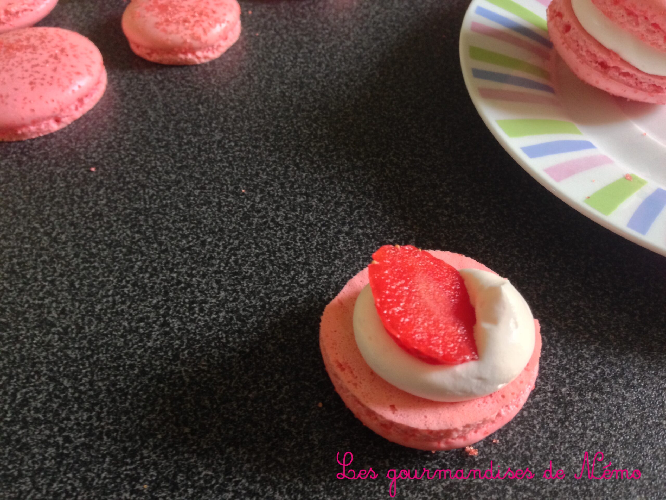 Macarons à la fraise Tagada | Les Gourmandises de Némo